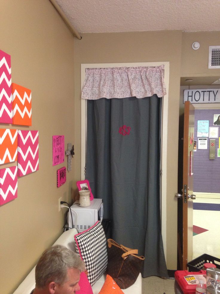 20 Amazing Ole Miss Dorm Rooms for Major Dorm Décor Inspiration - Society19